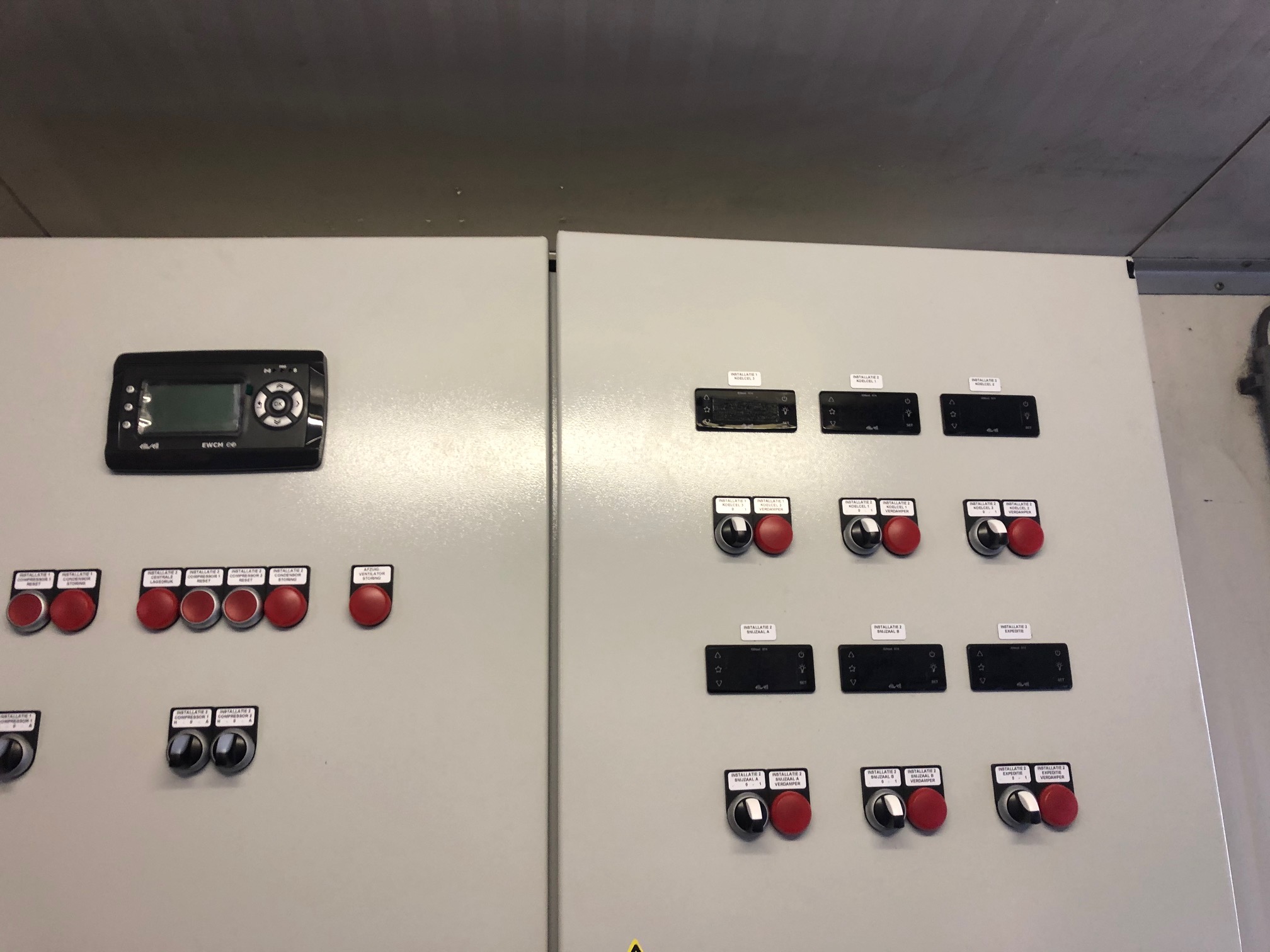 Ombouw schakelkast bestaande installatie • D.I. Koeltechniek